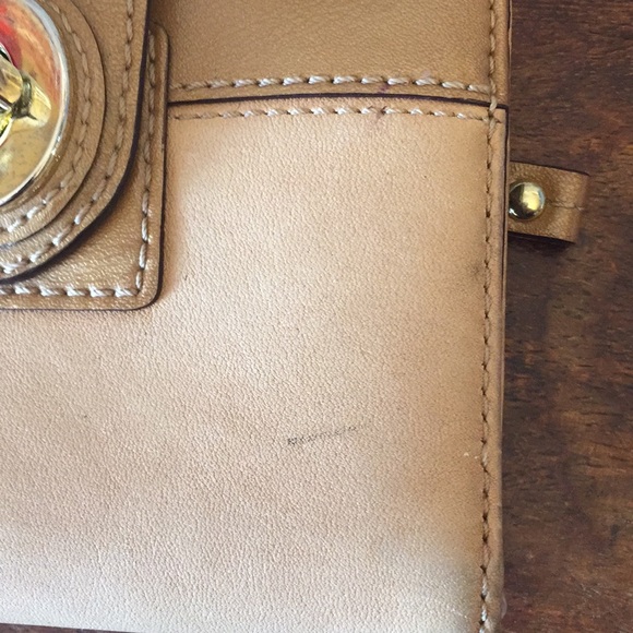 Coach | Bags | Coach Turn Lock Natural Leather Wallet | Poshmark